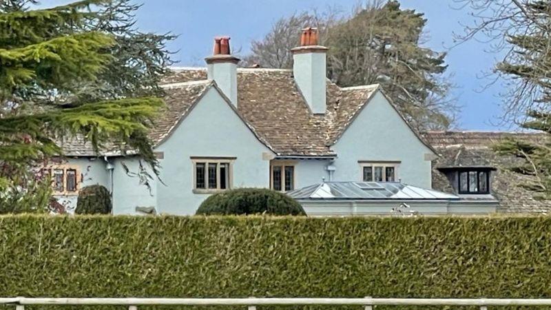 Sir Richard Sutton death: Suspect remains in hospital - BBC News