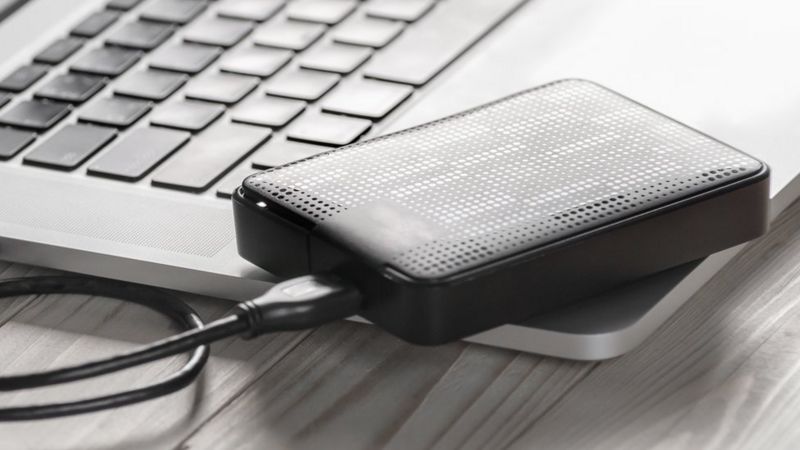 Hardware hack defeats iPhone passcode security - BBC News