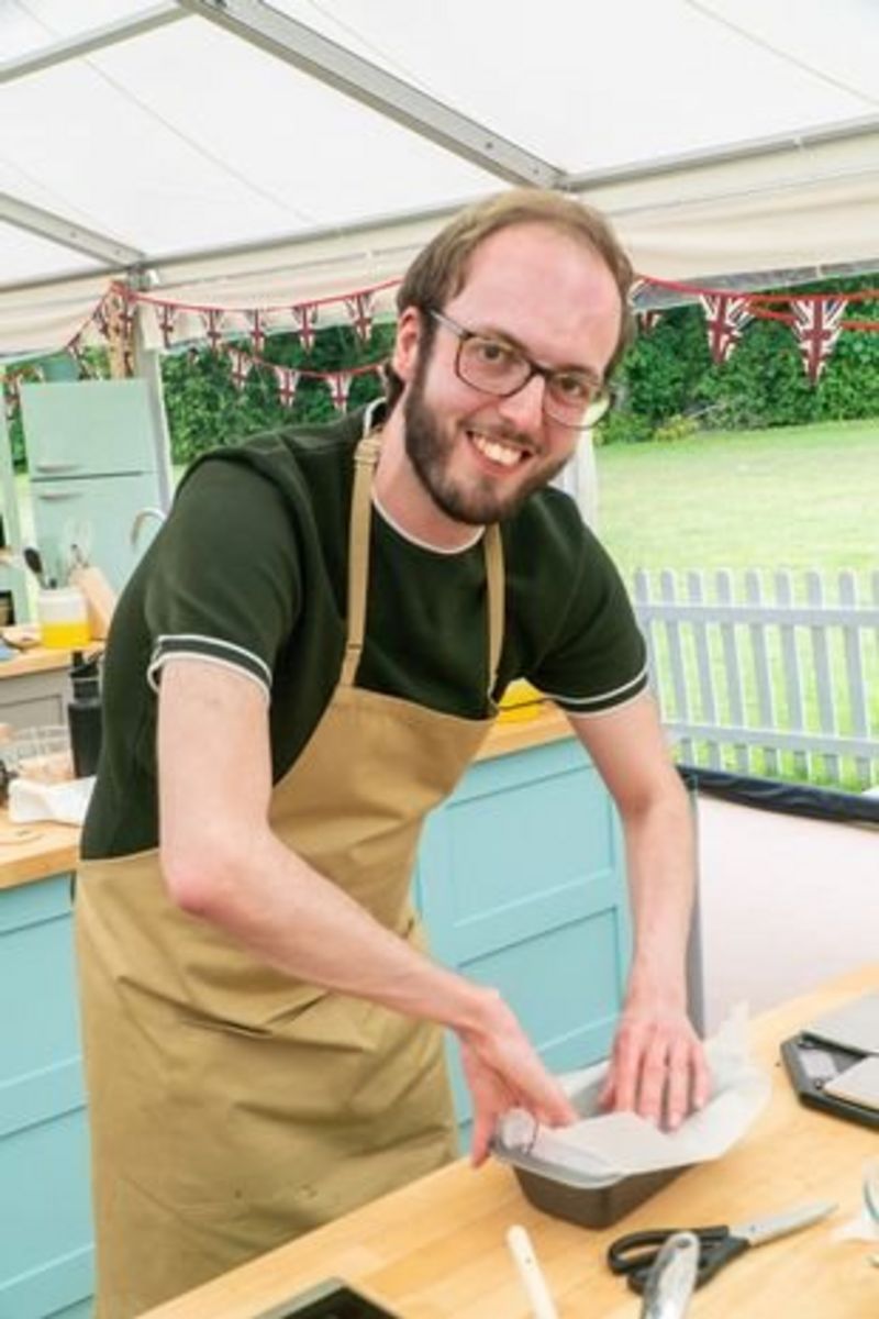Who left Bake Off last night? Find out who was first to go - BBC Newsround