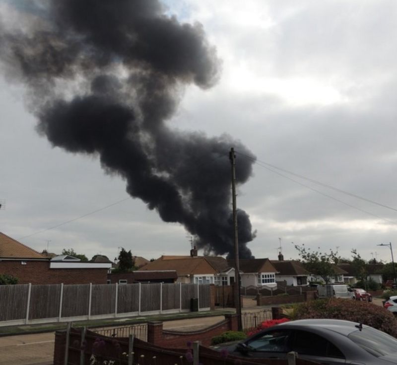 Eastwood: Crews tackle warehouse blaze near Southend-on-Sea - BBC News
