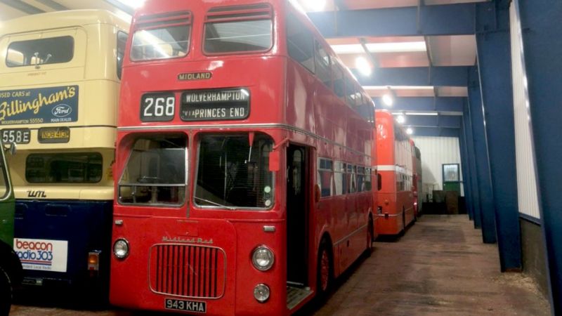 Midland Red bus memories kept alive at transport museum - BBC News