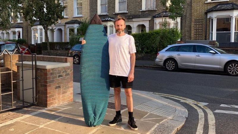 Surfers call on GWR to review board-on-trains ban - BBC News