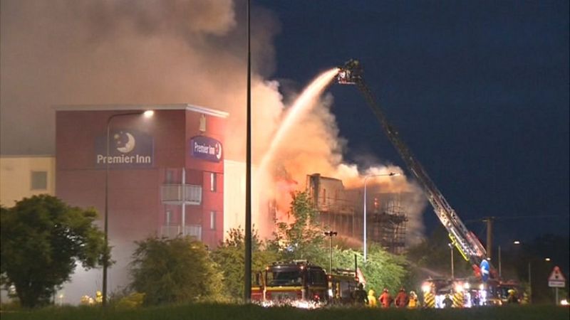 Bristol Premier Inn: Fire at hotel near Cribbs Causeway - BBC News
