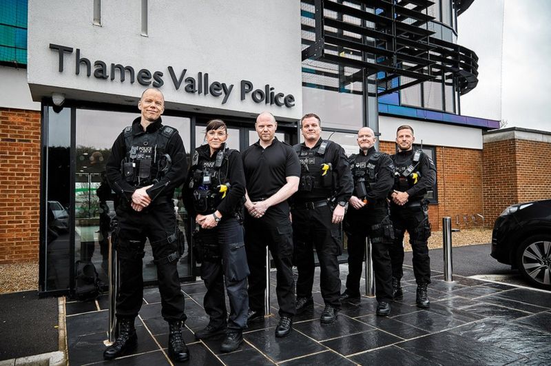 Oxford's Paradise Square gun siege: Police officers get bravery awards ...