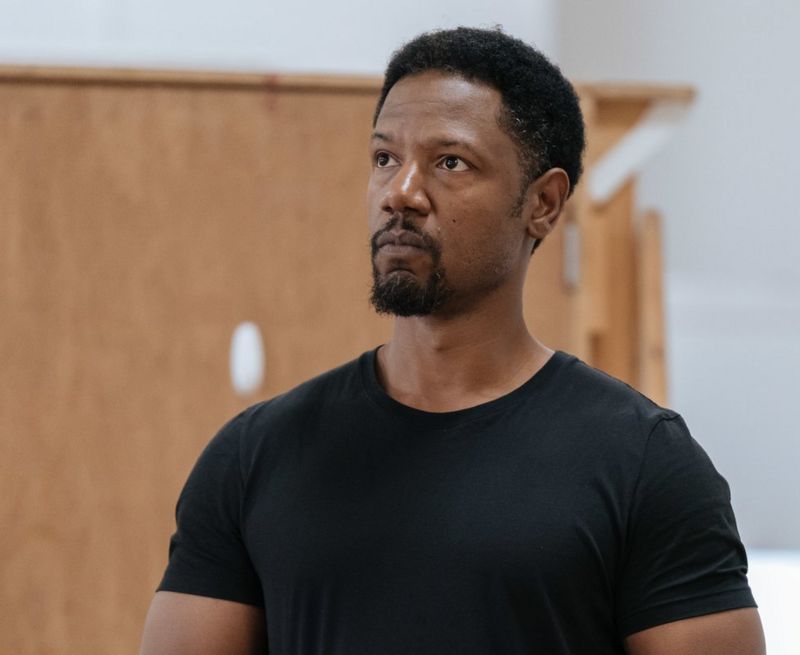 Paul Robeson's Othello: How stage passion spilled into real life - BBC News