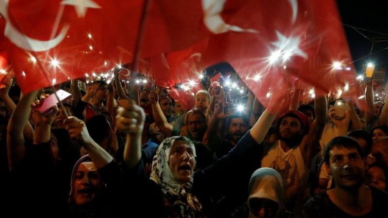 Turkish crowds rally to democracy calls after coup attempt - BBC News