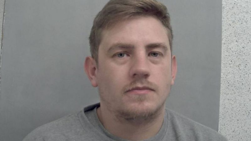 Hull man guilty of manslaughter after one-punch death - BBC News