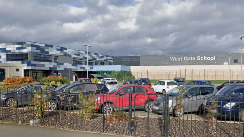 West Gate School: Academy plan shelved after campaign - BBC News
