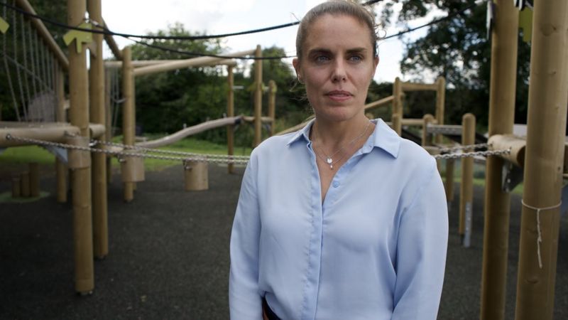 Ofsted: Head who denied school entry demands change - BBC News