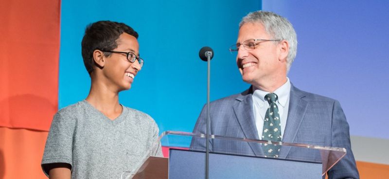 US 'clock boy' Ahmed Mohamed to move to Qatar - BBC News