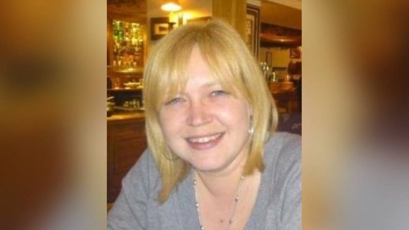 Daniel White strangled and slit wife's throat in their home - BBC News