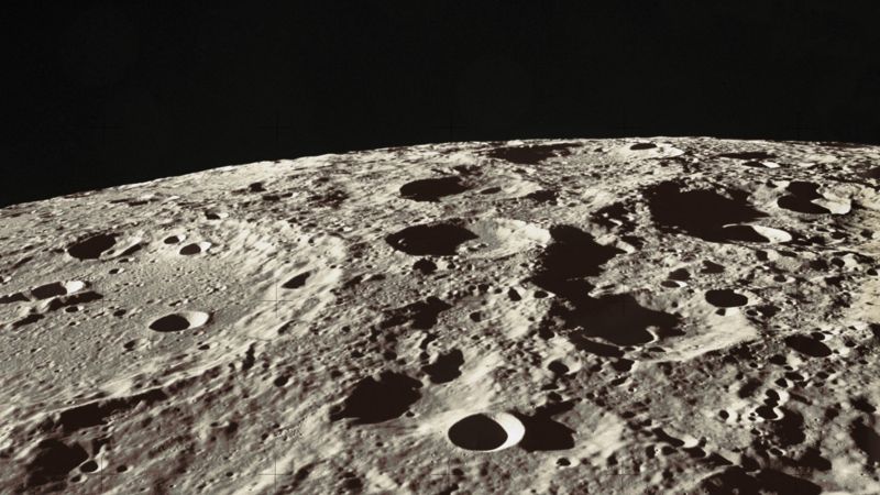 SpaceX Moon mission extends Elon Musk's ambitions - BBC News