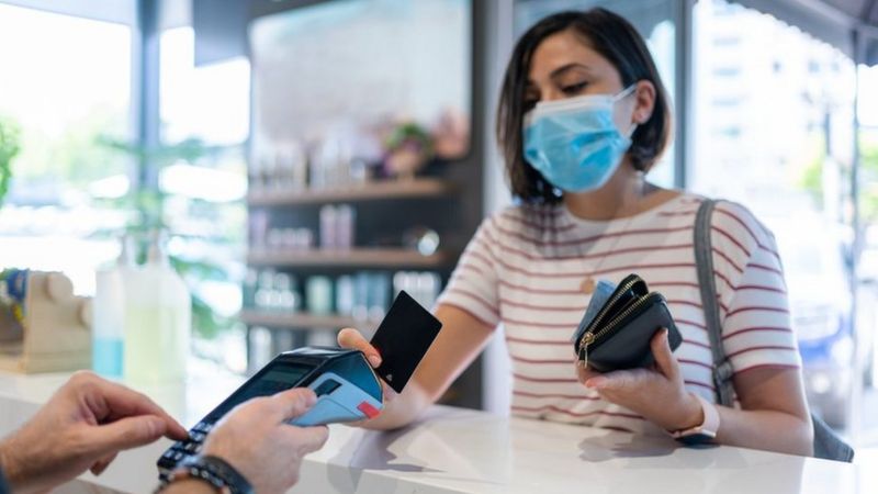 Microsoft Edge buy now pay later scheme met with criticism - BBC News