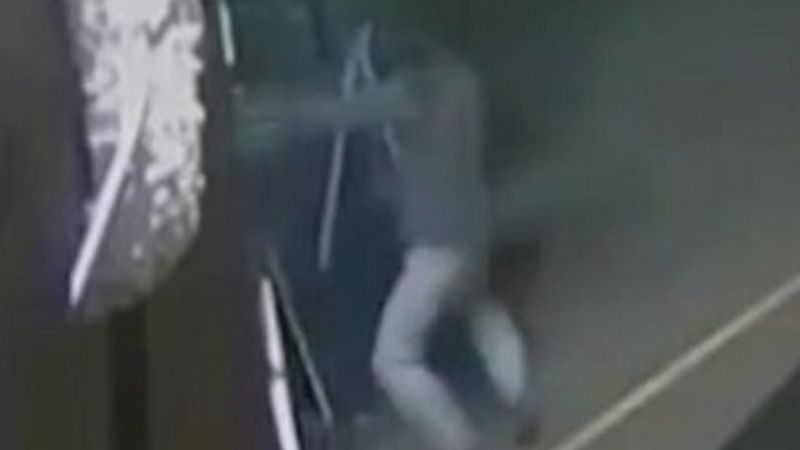 Elle Edwards' dad returns to daughter's happy place - BBC News