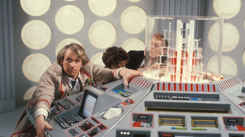 Doctor Who through the ages - all sixteen Doctors - BBC Newsround