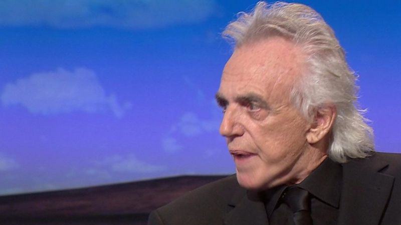 Peter Stringfellow: Nightclub owner dies aged 77 - BBC News