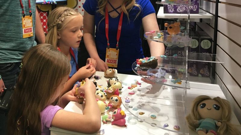 The kids making up to $1m a year on YouTube - BBC News