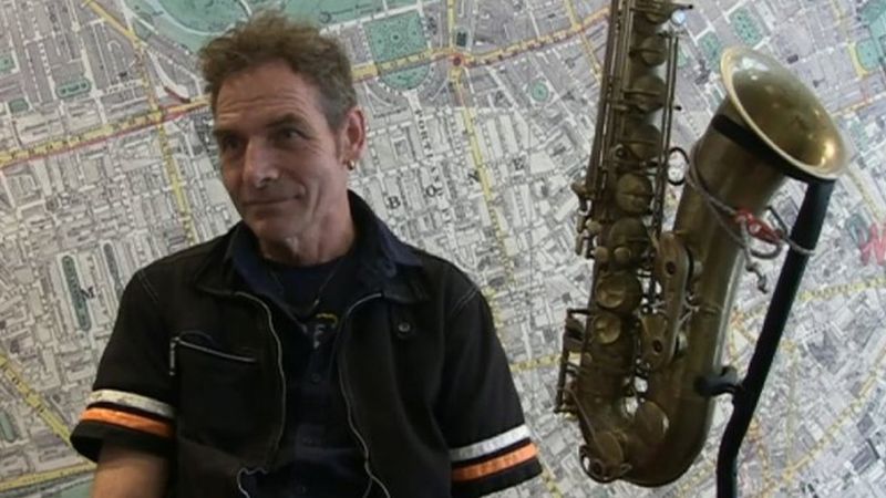 The importance of a one-handed saxophone - BBC News