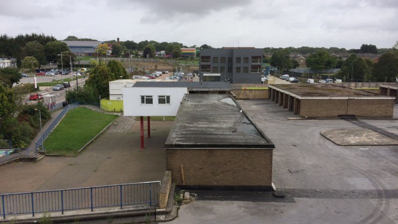 Marsh Farm estate in Luton undergoing £23m redevelopment - BBC News