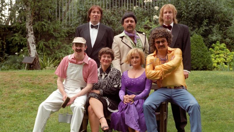 Caroline Aherne: Royle Family writer and actress dies aged 52 - BBC News