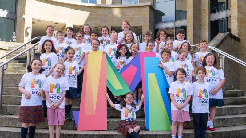 New logo unveiled as Mòd returns to Glasgow in 2019 - BBC News
