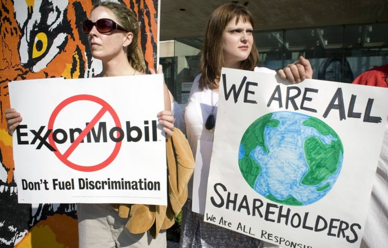 Exxon Mobil faces 'change or die' moment on climate - BBC News