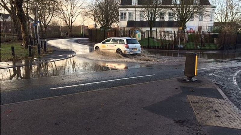 Greater Manchester flooding: Clean-up begins - BBC News