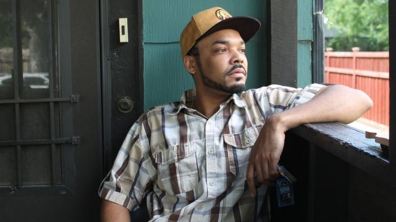 Philando Castile death: Police footage released - BBC News