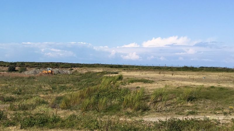No solution yet for disposal of Peel Marina contaminated silt - BBC News