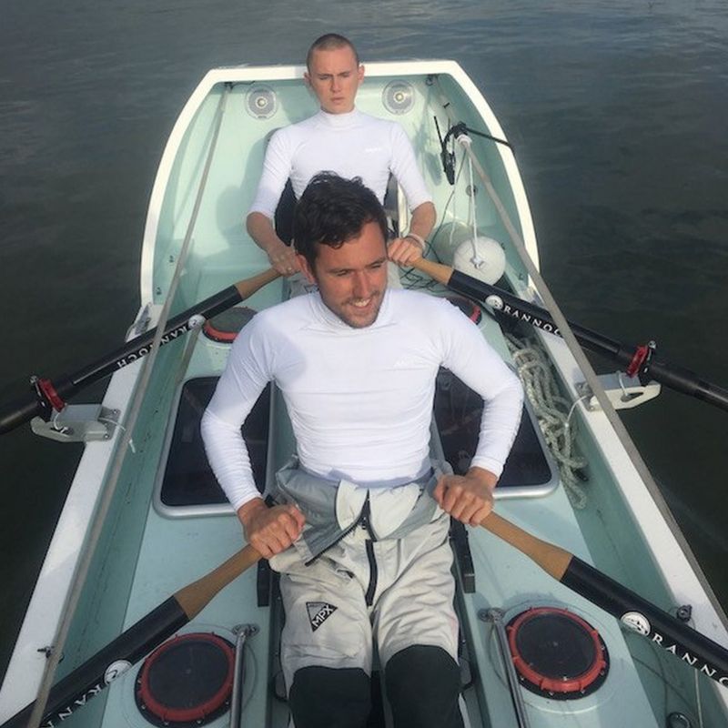 'Ocean Brothers' complete 3,000 mile row across Atlantic - BBC News