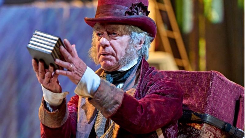 Mystery and magic in RSC's winter show The Box of Delights - BBC News