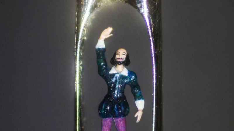 David A Lindon's micro art masterpieces sell for £90,000 - BBC News