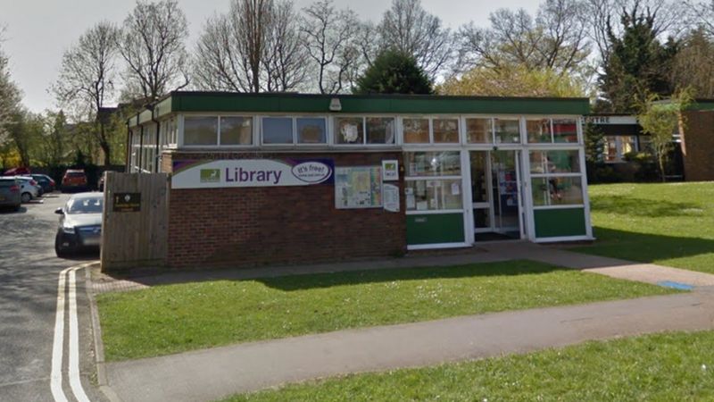 Hertfordshire libraries handed to council-founded charity - BBC News