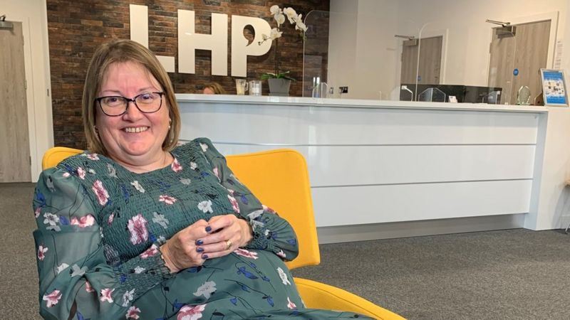 Business: Carmarthenshire group hopes to champion women - BBC News