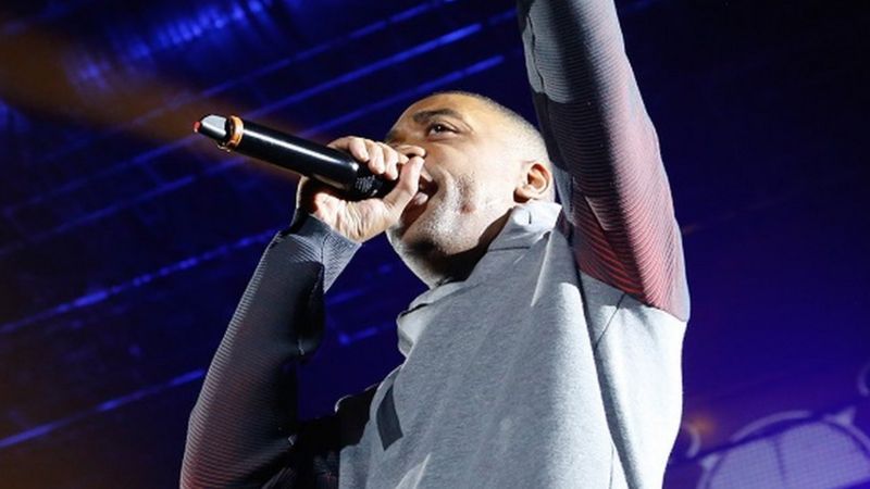 Wiley dropped by management over anti-Semitic posts - BBC News