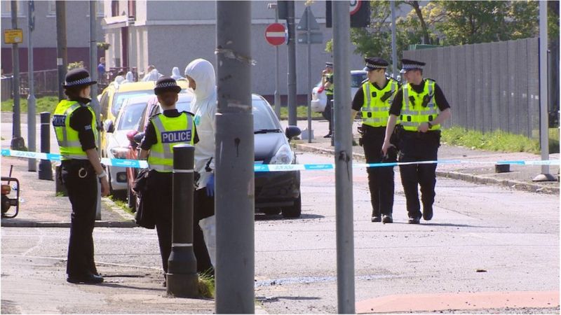 Driver passed murdered man Anthony Ferns during stabbing - BBC News