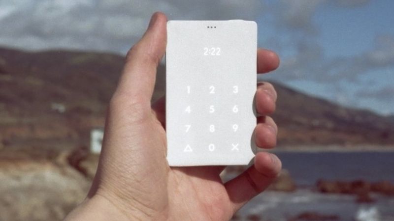 'Simple' phone has complex problems - BBC News