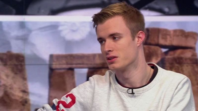 Hundreds of cases dropped over evidence disclosure failings - BBC News