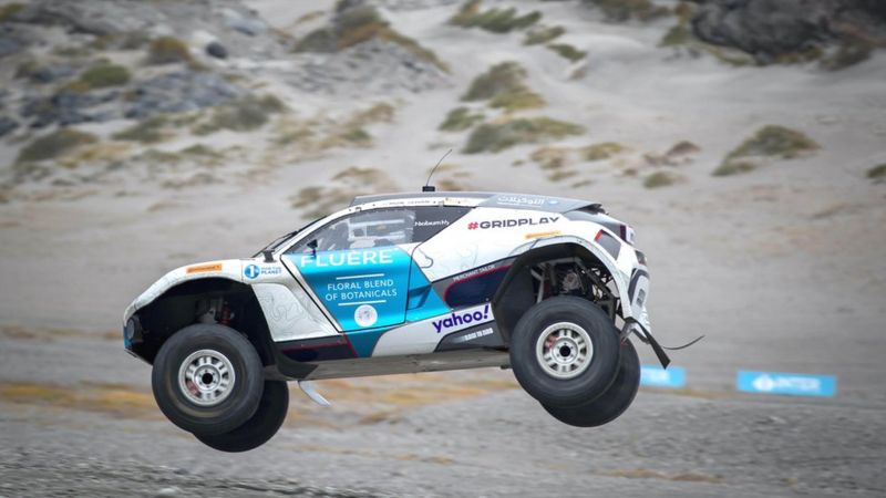 How high-speed electric vehicle racing is advancing tech - BBC News