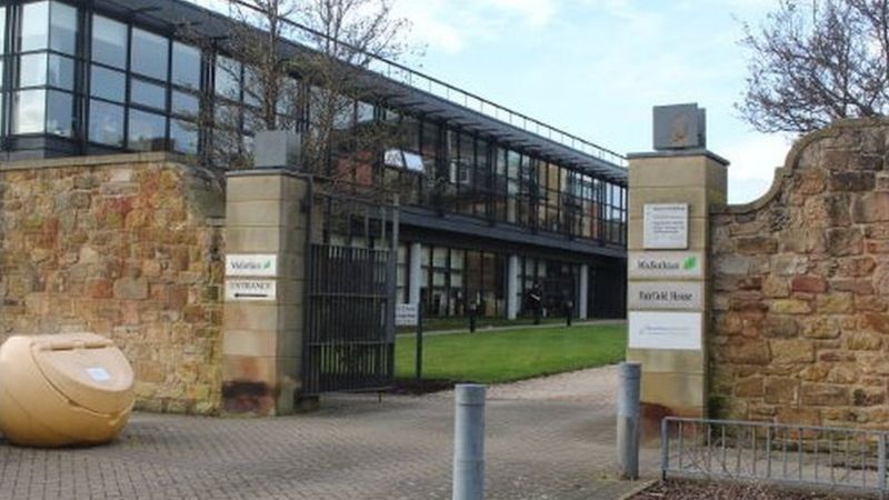 Fraud investigation launched by Midlothian Council - BBC News