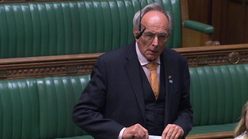 MP Peter Bone reads out abusive email to him in Commons - BBC News