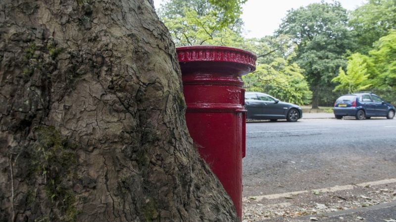 Century-old Cardiff post box 'a safety risk' - BBC News