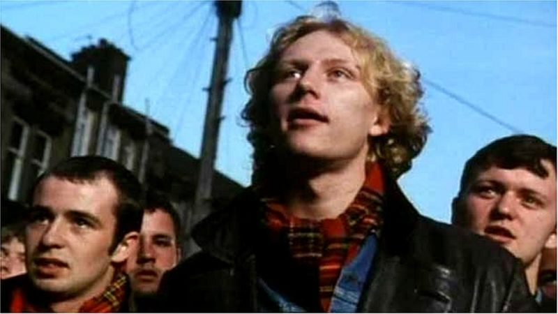 Small Faces star returns in film sequel nearly 30 years on - BBC News