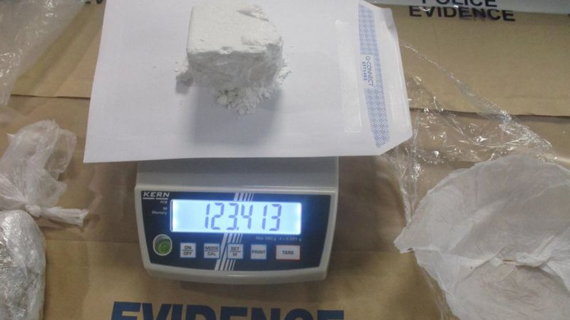 County lines: More than 230 arrested in Met Police crackdown - BBC News