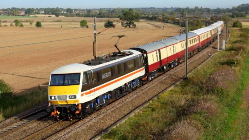 Heritage train firm in Crewe starts new London service - BBC News