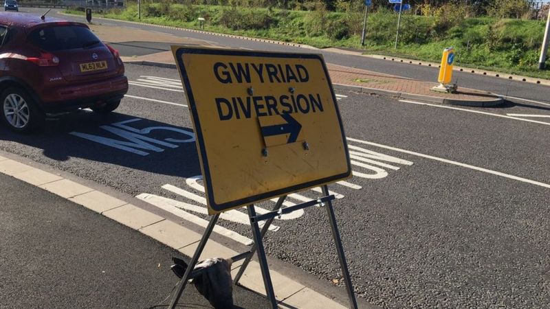 Welsh language sign mistake in Worcester by Severn Trent Water ...