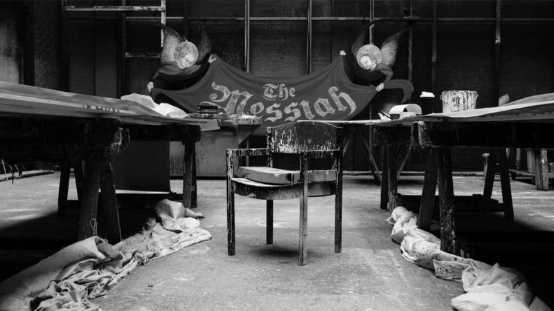 Birmingham Rep photos shine spotlight on backstage world - BBC News