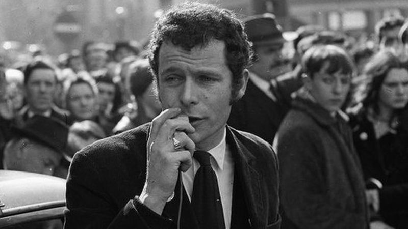 Eamonn McCann issues warning after two friends scammed - BBC News