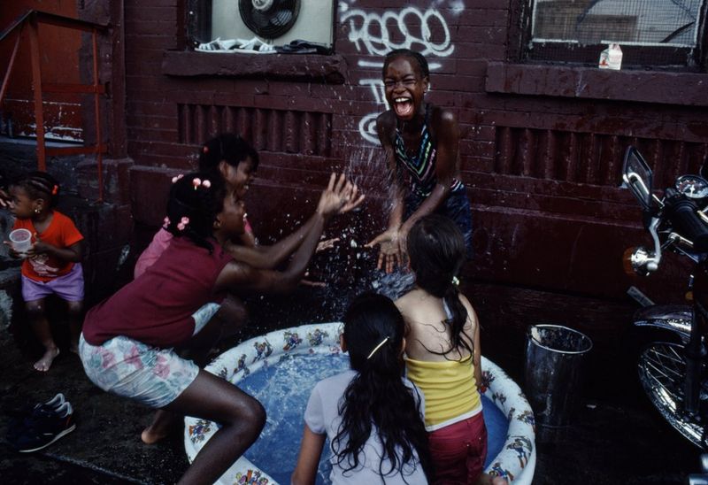 Capturing East Harlem in the 80s - BBC News