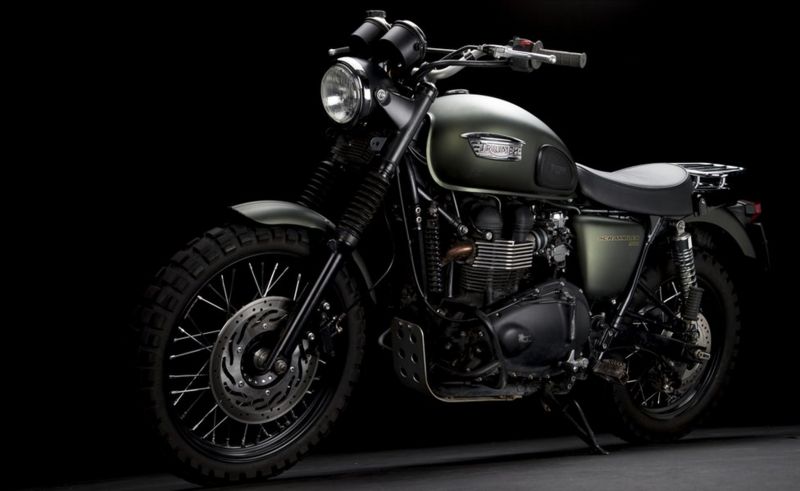 Triumph motorcycle exhibition: The Great Escape bike on show - BBC News